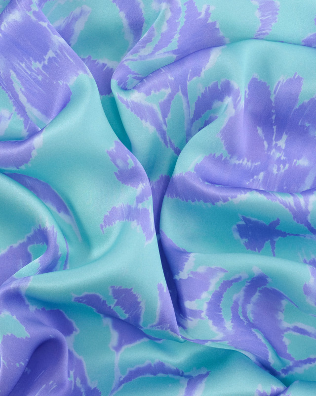 Satin de soie bleu Paon